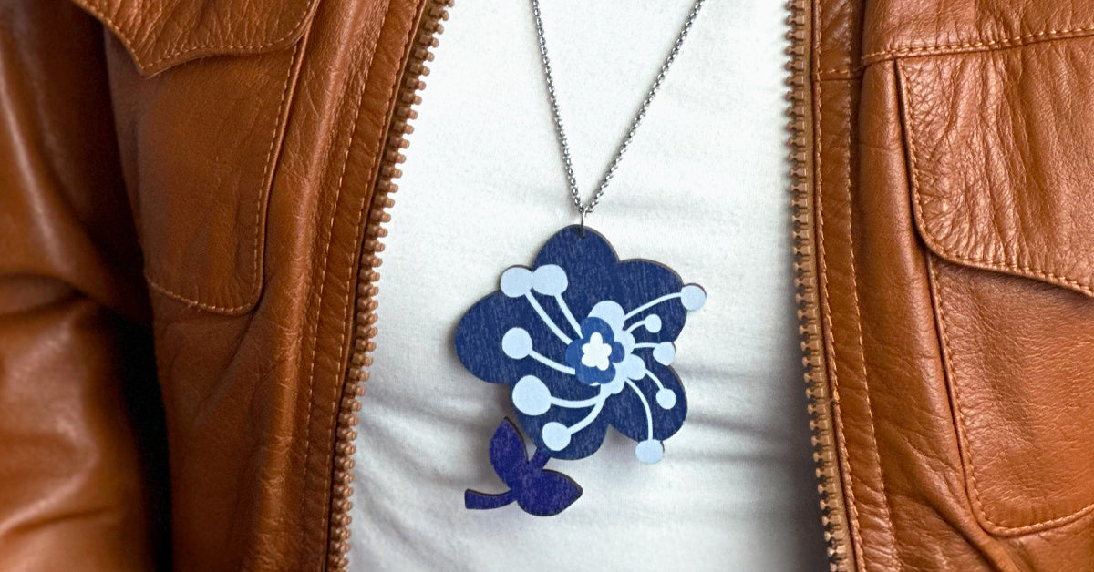 VirQ Kukittaja kaulakoru - suomalainen puukoru